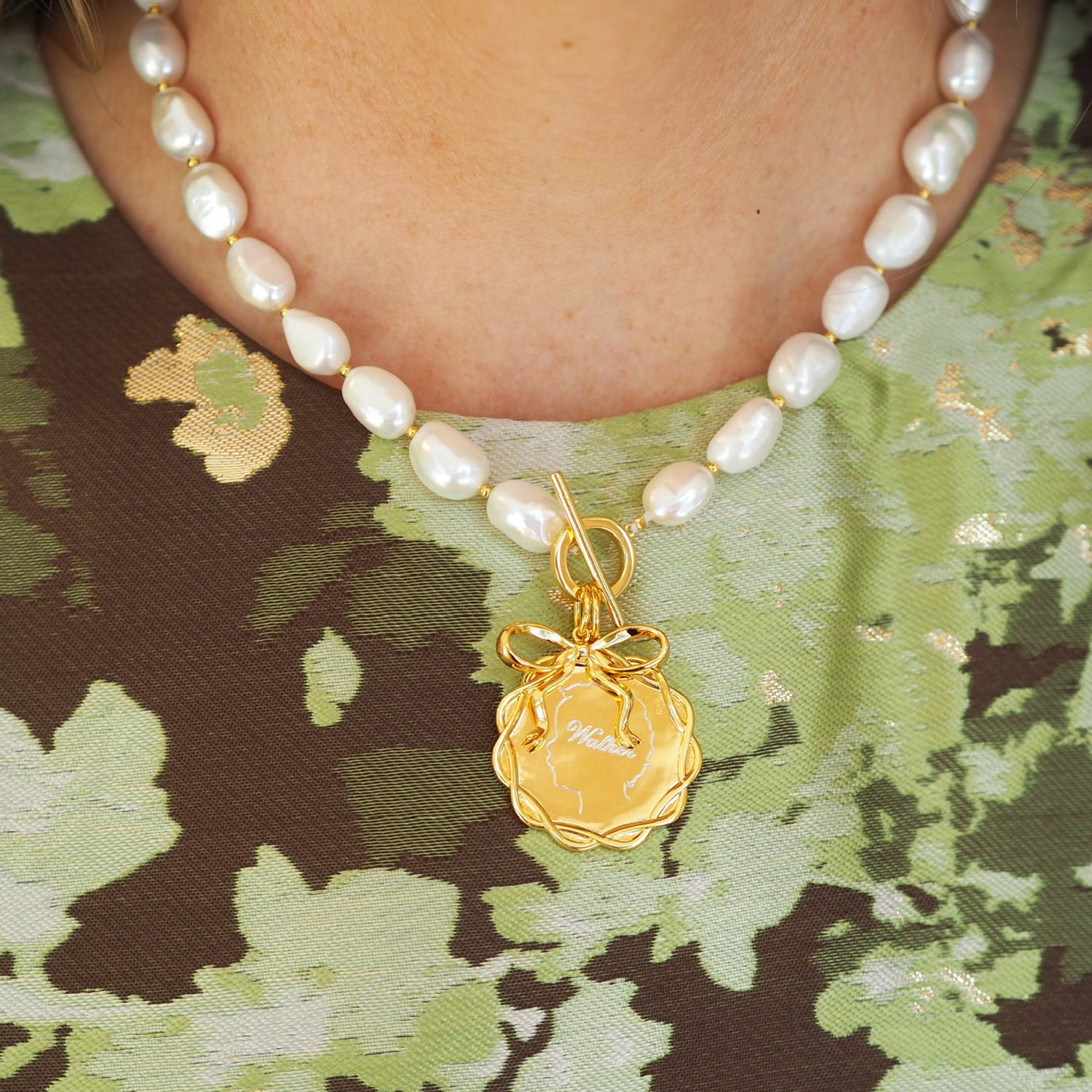 Goldbug Collection Bow Charm