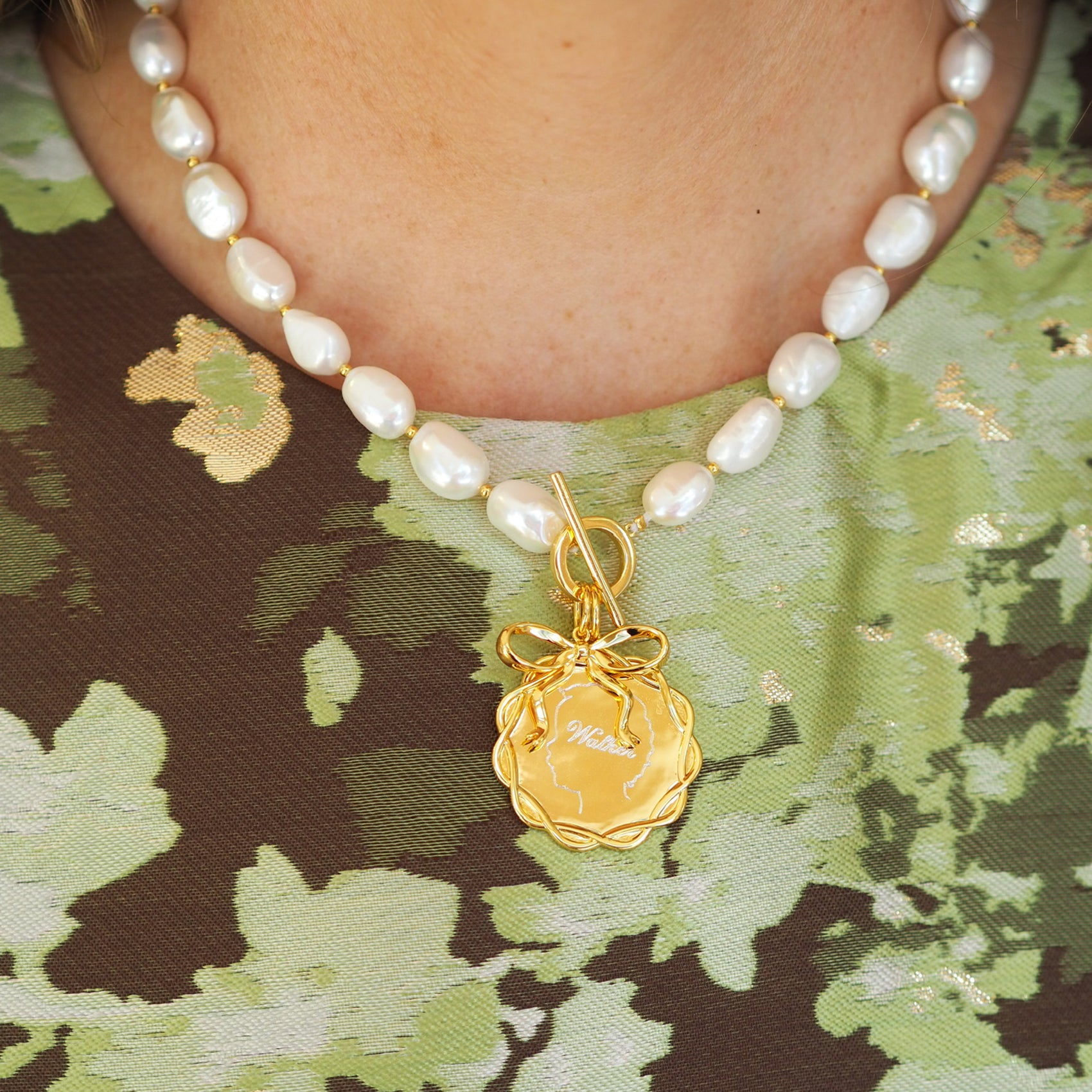 Goldbug Collection Bow Charm